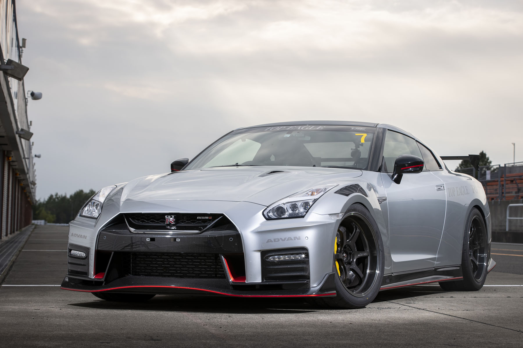 Nissan GT-R [R35] 2020 x Yokohama Advan A052 - Llantas Yokohama Perú ...